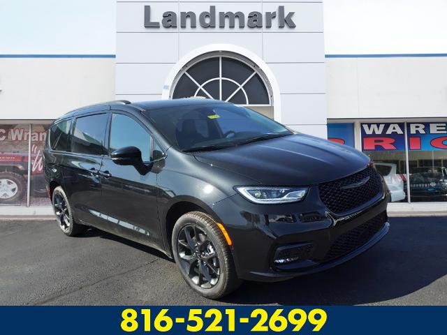 New Vans For Sale | Landmark Dodge Chyrsler Jeep Ram Auto
